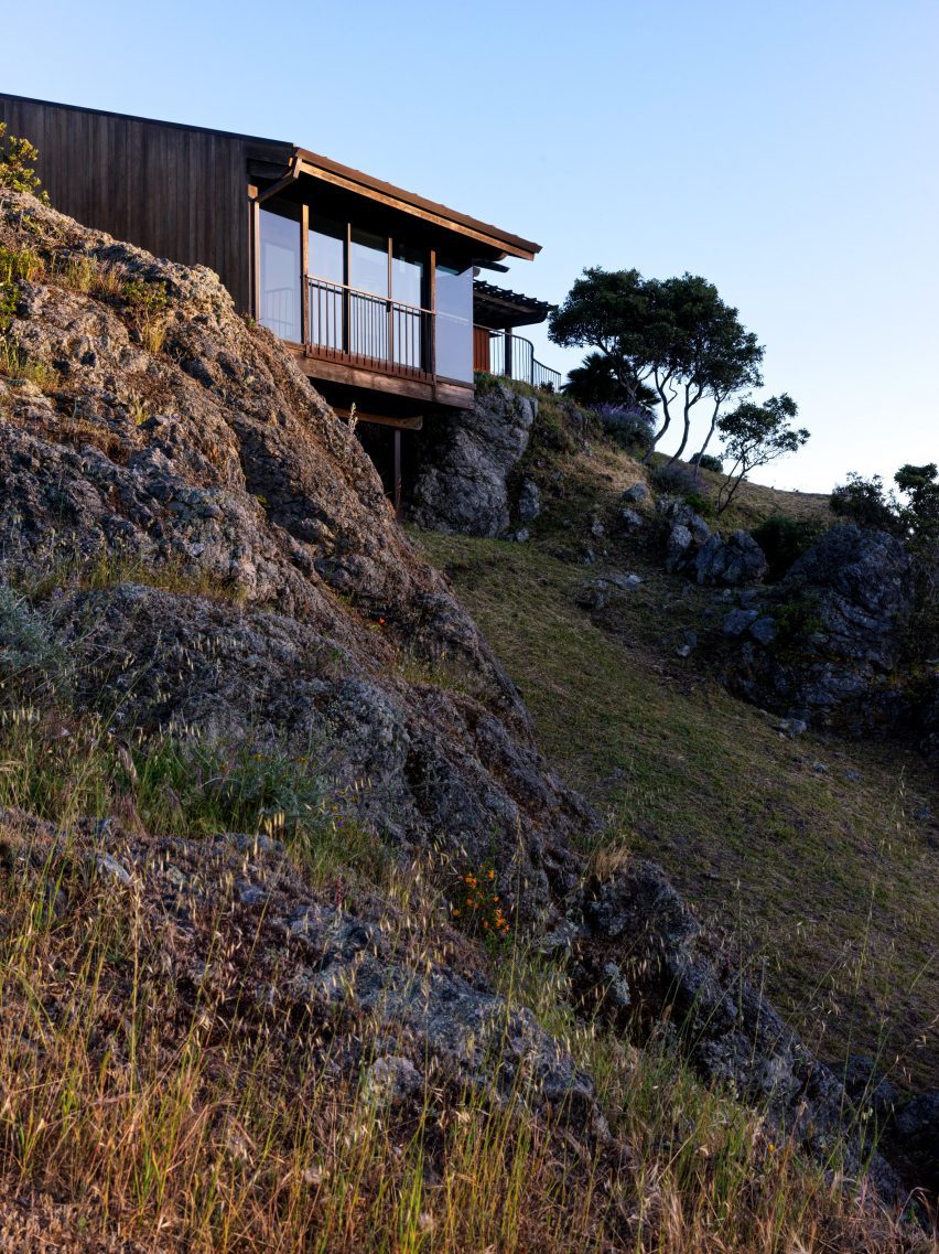 Electric Bowery Renovates Iconic Big Sur Home