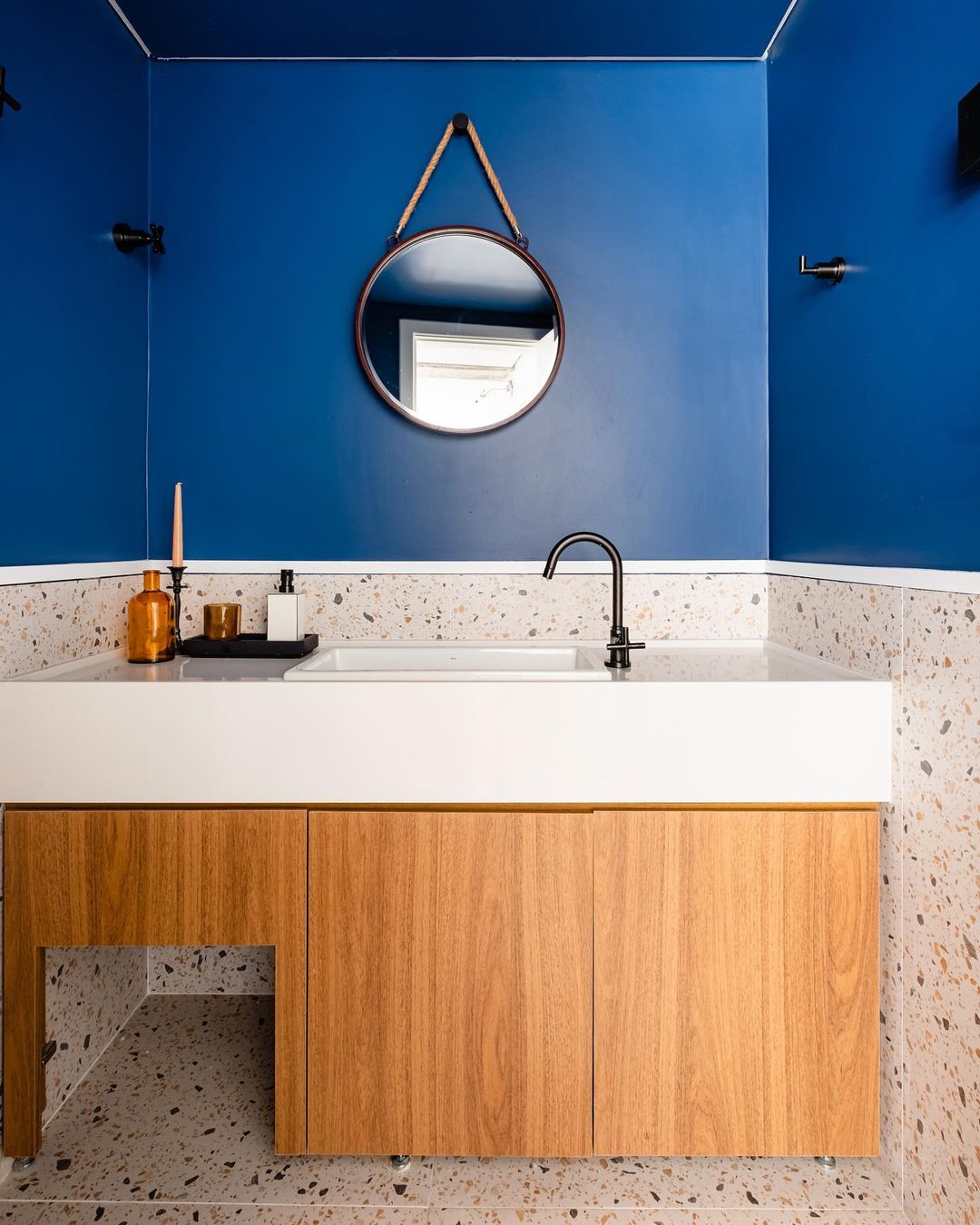 Indigo Blue: How to Use This Color in Your Spaces and Enhance Your Decor