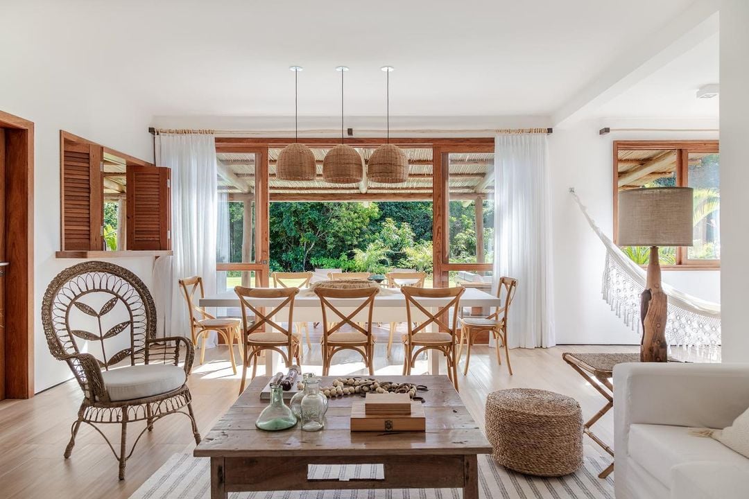 Beach House: 40 Projects to Create Your Own Coastal Refuge