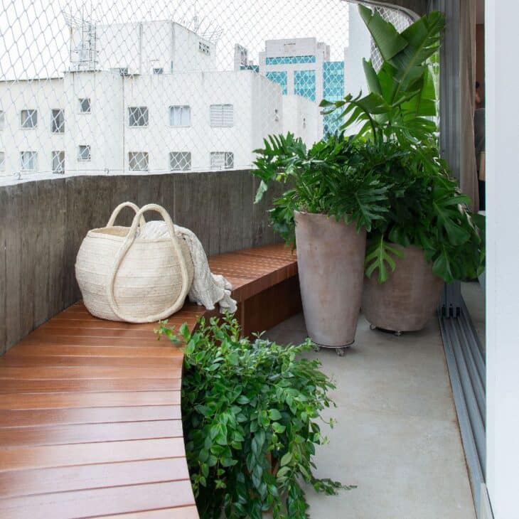 30 Beautiful and Cozy Bench Ideas for Your Balcony