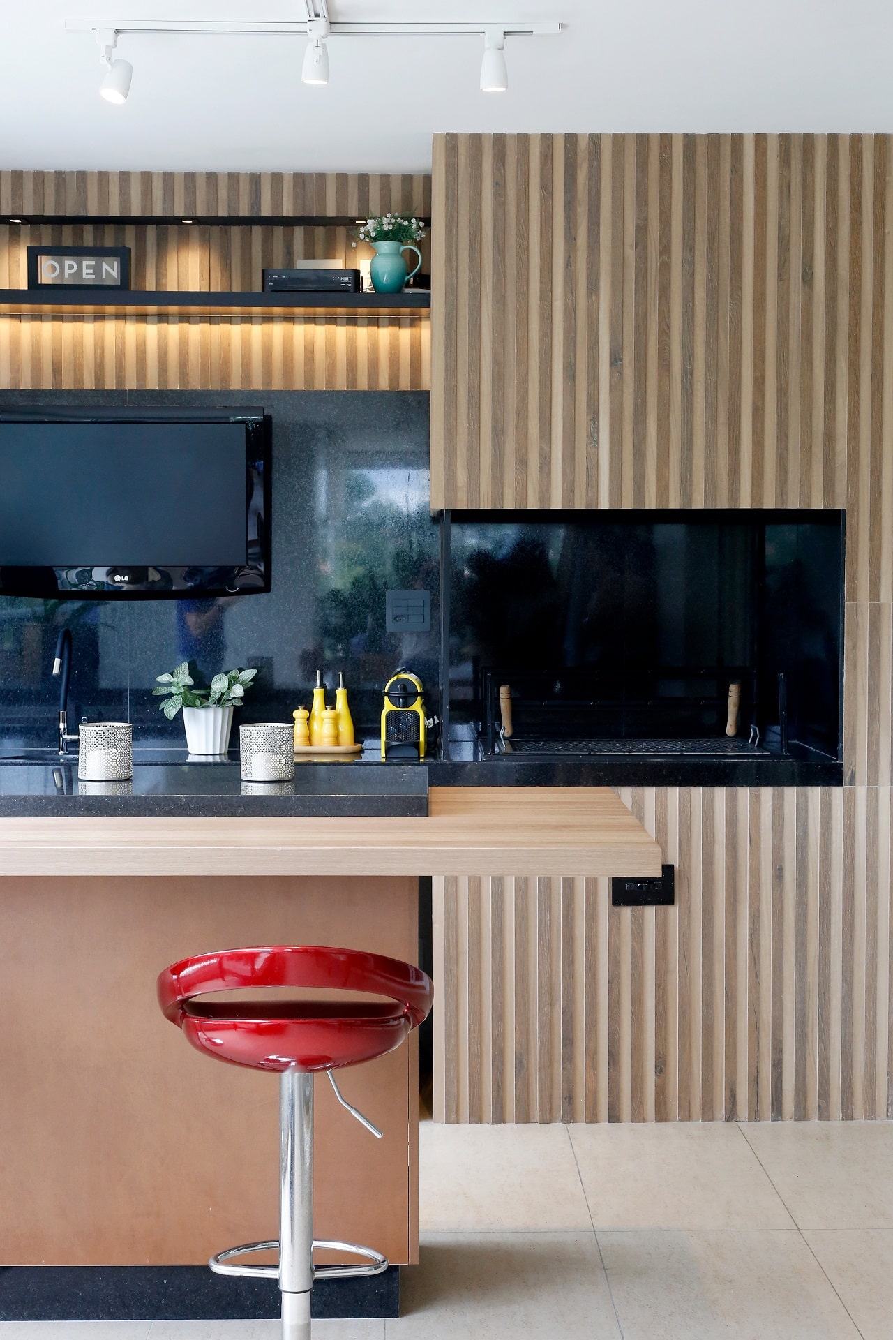 12 Inspiring Projects Featuring Striped Wall Cladding